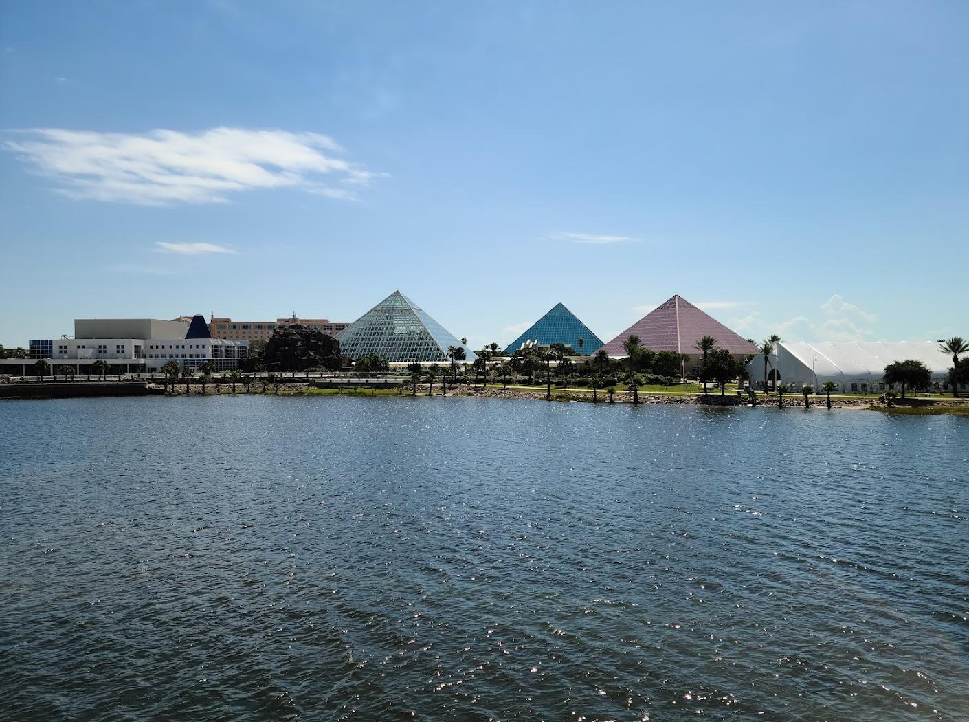 Where is Rainforest Pyramid (Galveston, United States) Reasons to Visit ...